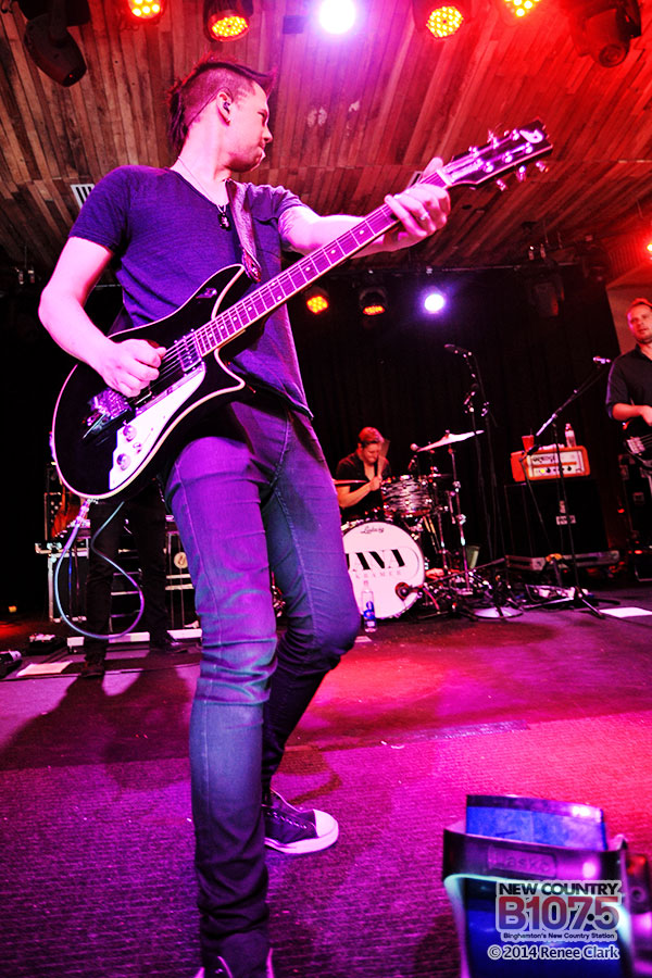 PHOTO GALLERY: Jana Kramer at Toby Keith’s in Syracuse, NY - Static Noise