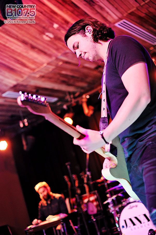 PHOTO GALLERY: Jana Kramer at Toby Keith’s in Syracuse, NY - Static Noise